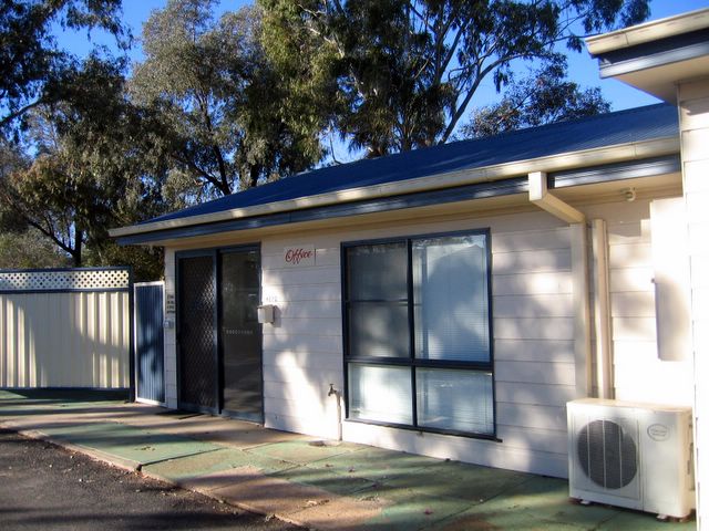 Parkes Overnighter Van Park